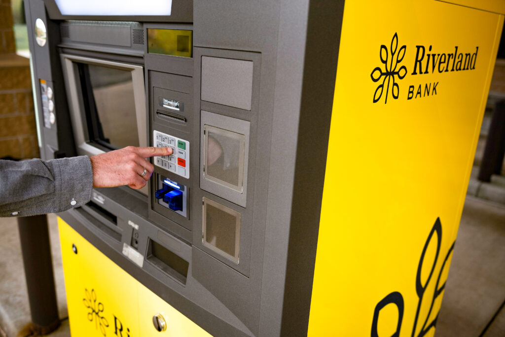 Personal Banking | Riverland Bank - Banking on Community